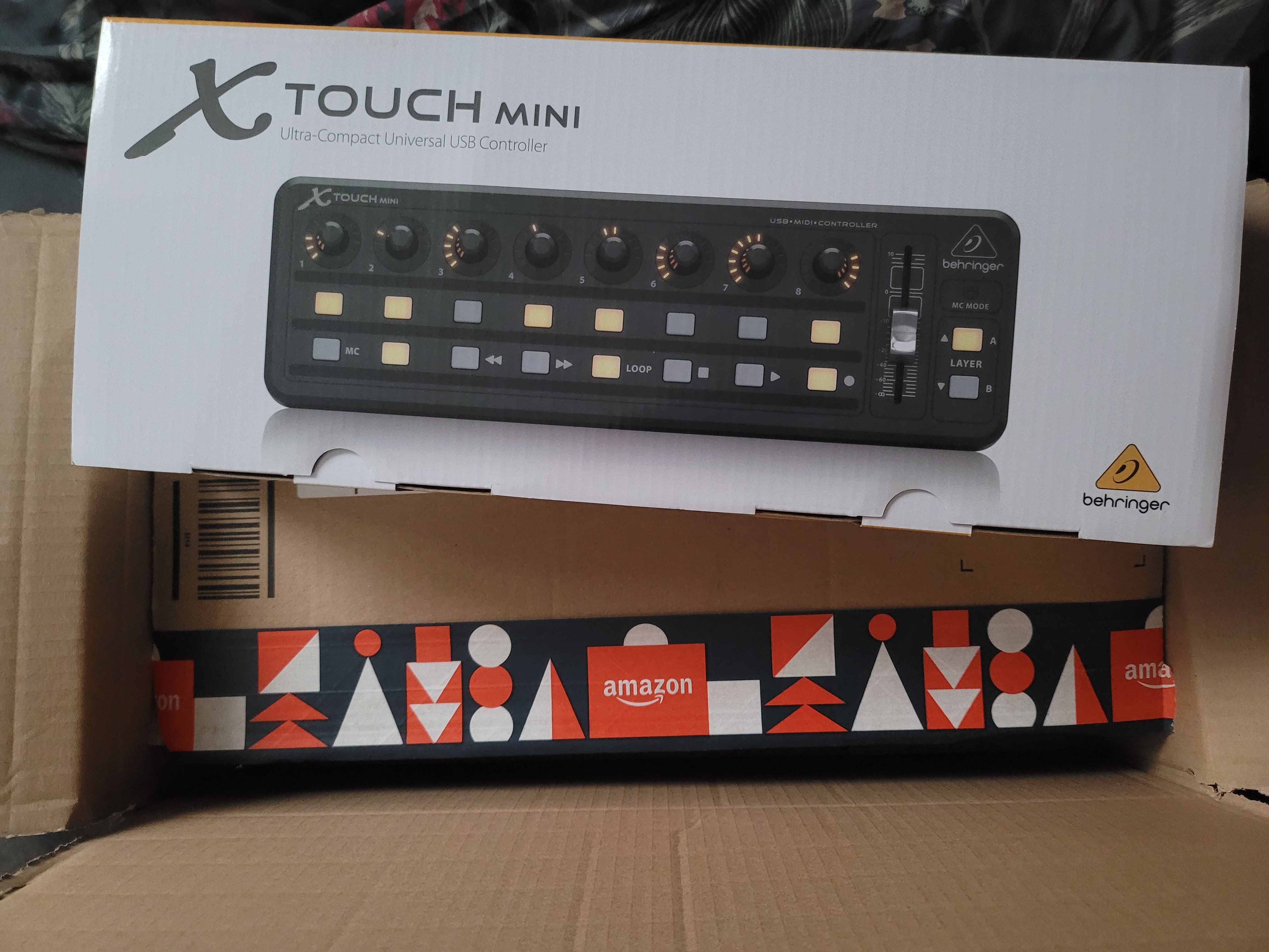 Behringer X-Touch mini, setup, impressions, 3d printed addons ...
